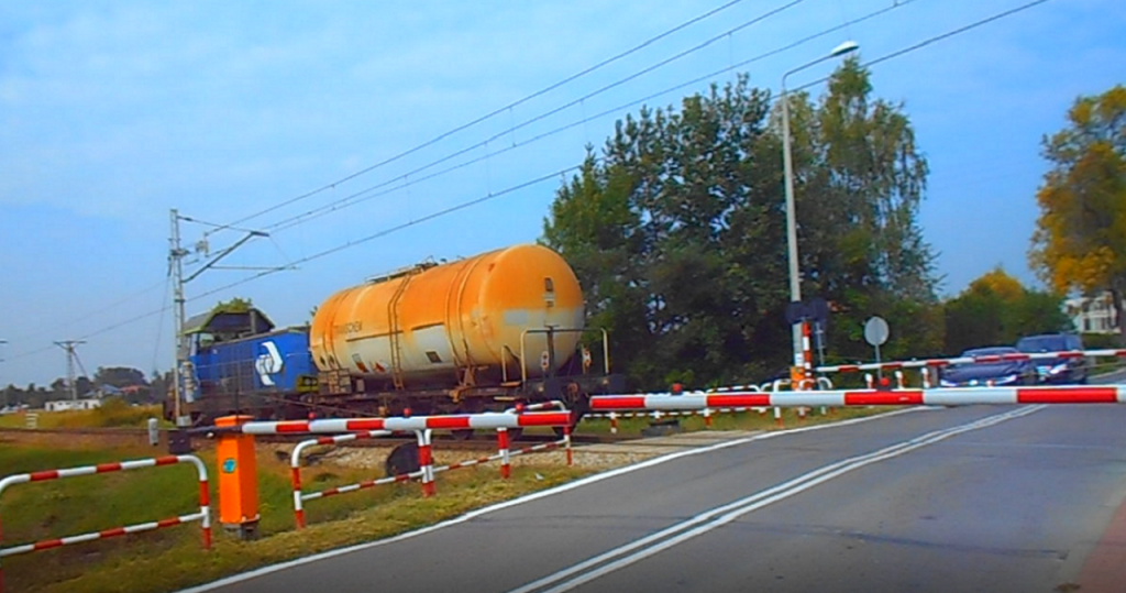 How To Make Level Crossing Gates For Model Railroads